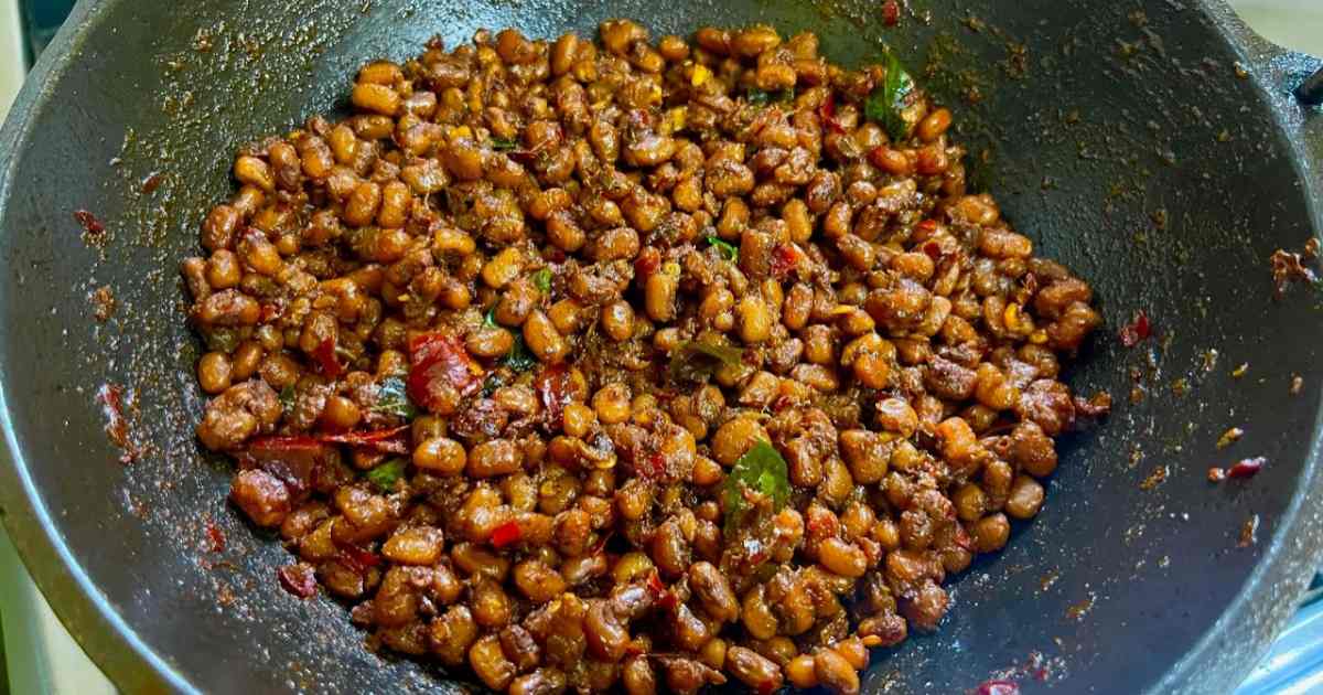 Payar mezhukkupuratti Recipe : തൃശ്ശൂർക്കാരുടെ കിടിലൻ വൻപയർ കുത്തി ...